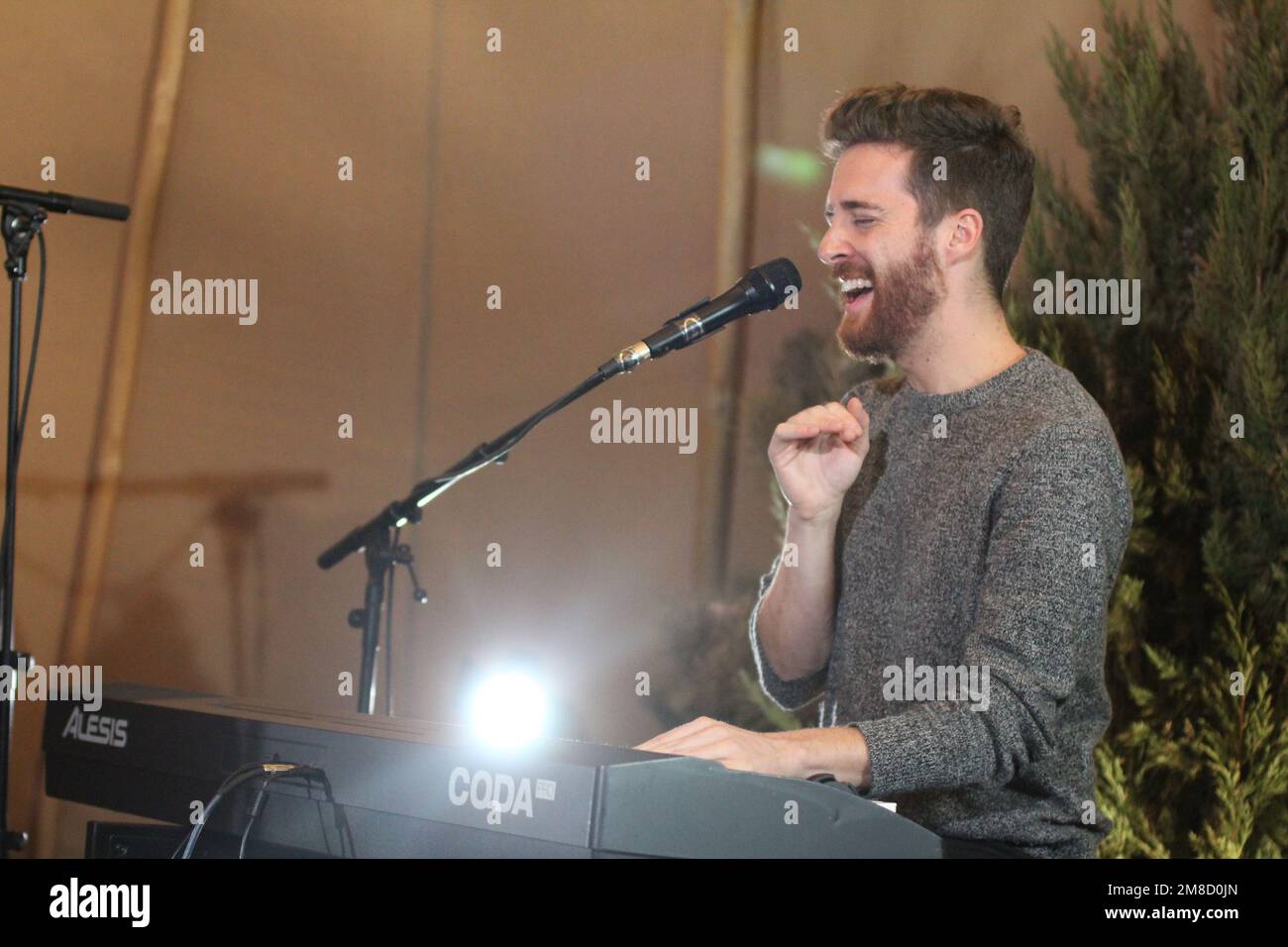 Jukebox The Ghost films a session in Brooklyn Stock Photo - Alamy