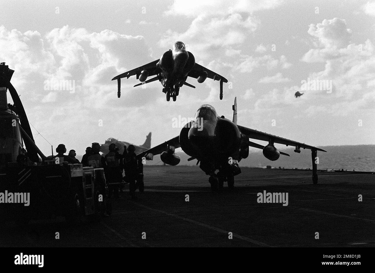 Aircraft carrier hms invincible hi-res stock photography and images - Alamy