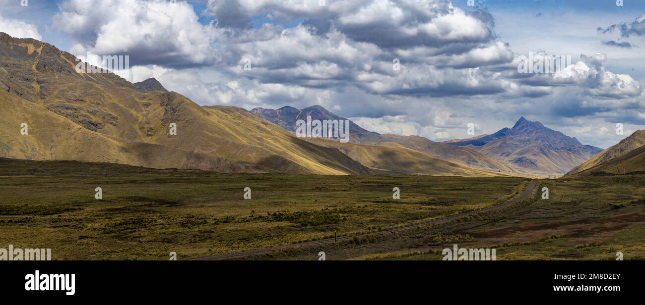 Viewpoint Abra La Raya in Peruvian Andes Stock Photo - Alamy
