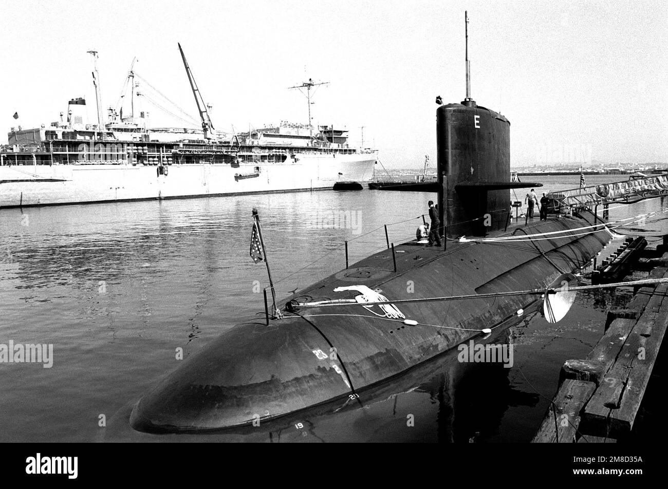 Uss blueback submarine hi-res stock photography and images - Alamy