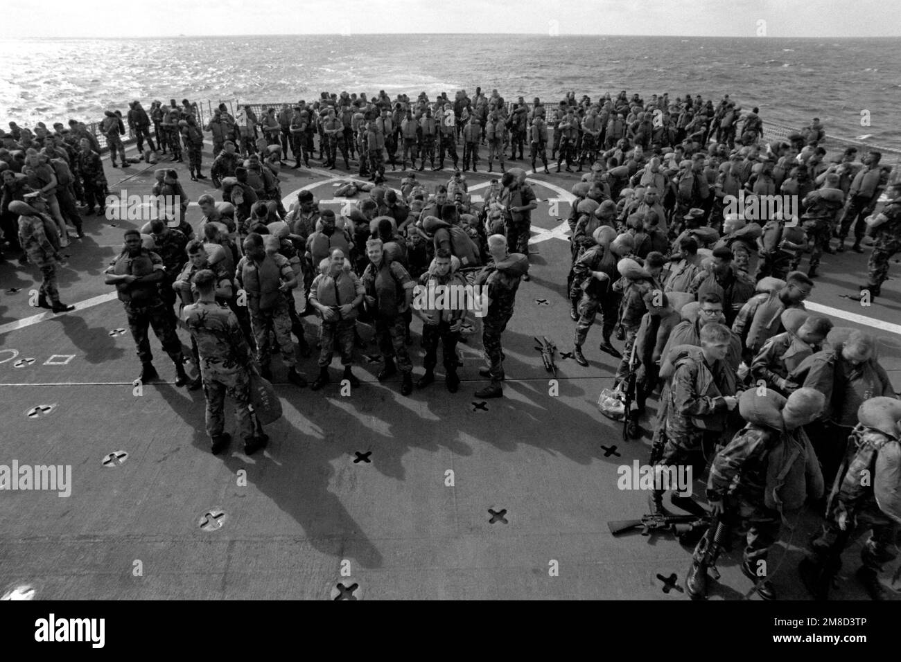 Marines embarked aboard the dock landing ship USS FORT FISHER (LSD-40 ...