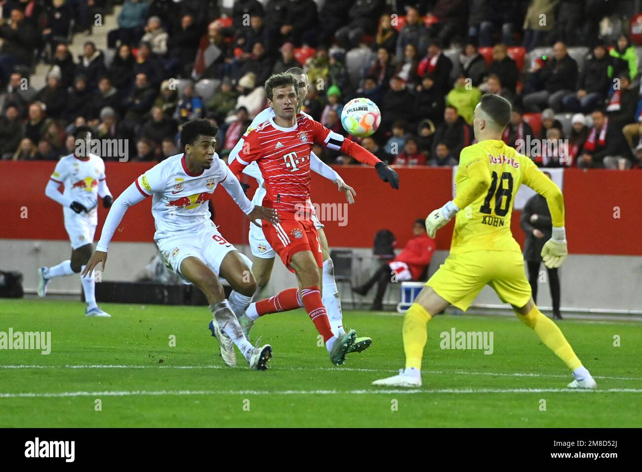 goalchance Thomas MUELLER (M?LLER, FC Bayern Munich), action, duels ...