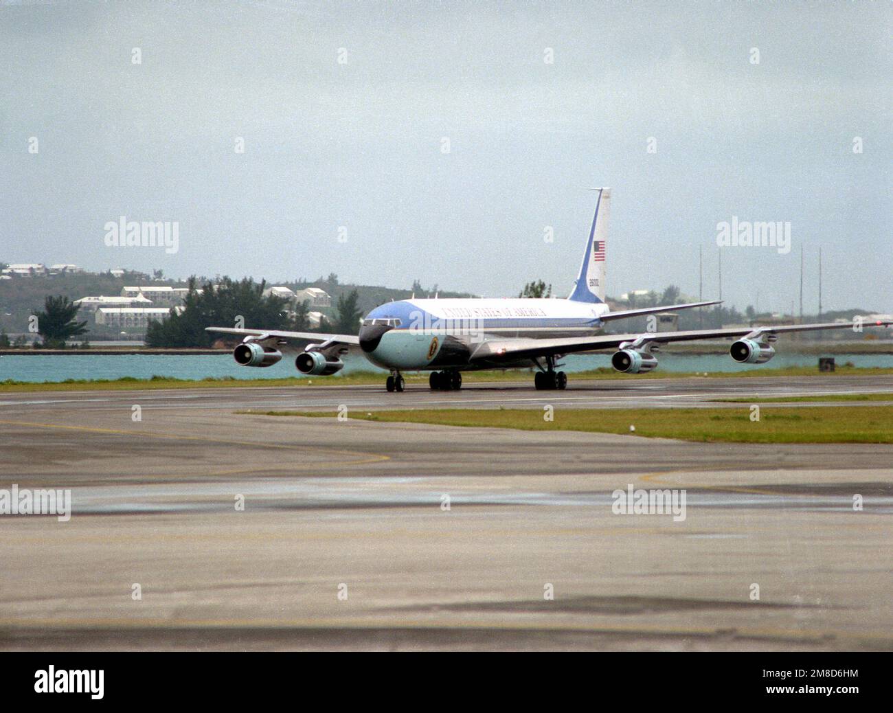 A left front view of Air Force One arriving at NAS Bermuda with ...