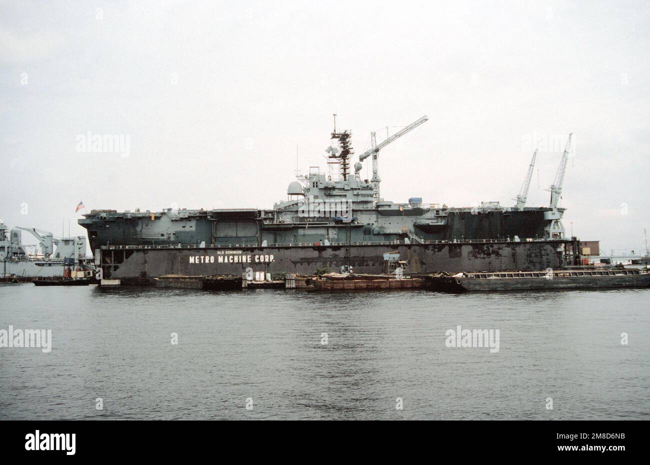 A port view of the amphibious assault ship USS GUADALCANAL (LPH 7 ...