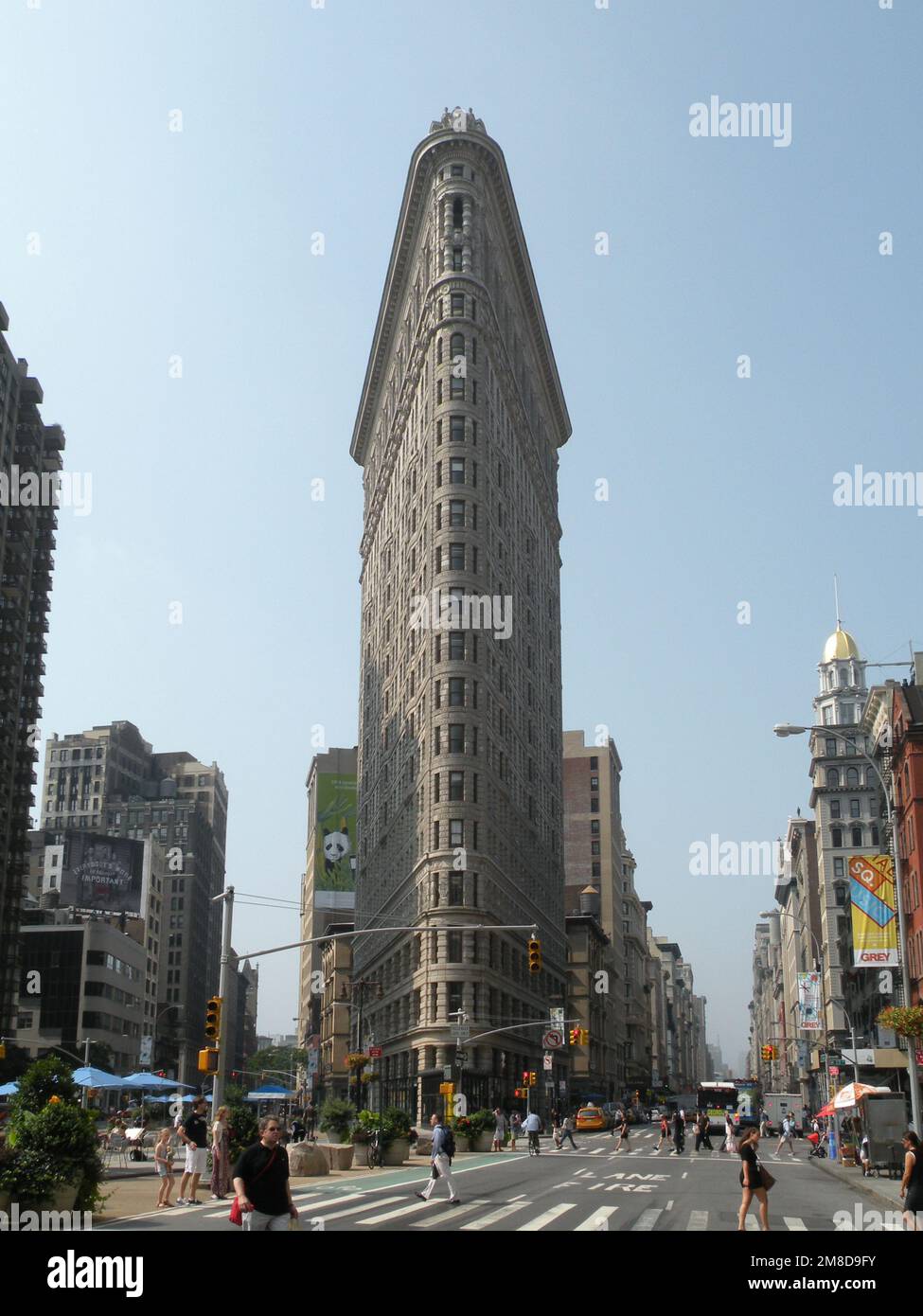 New york yankee building hi-res stock photography and images - Alamy