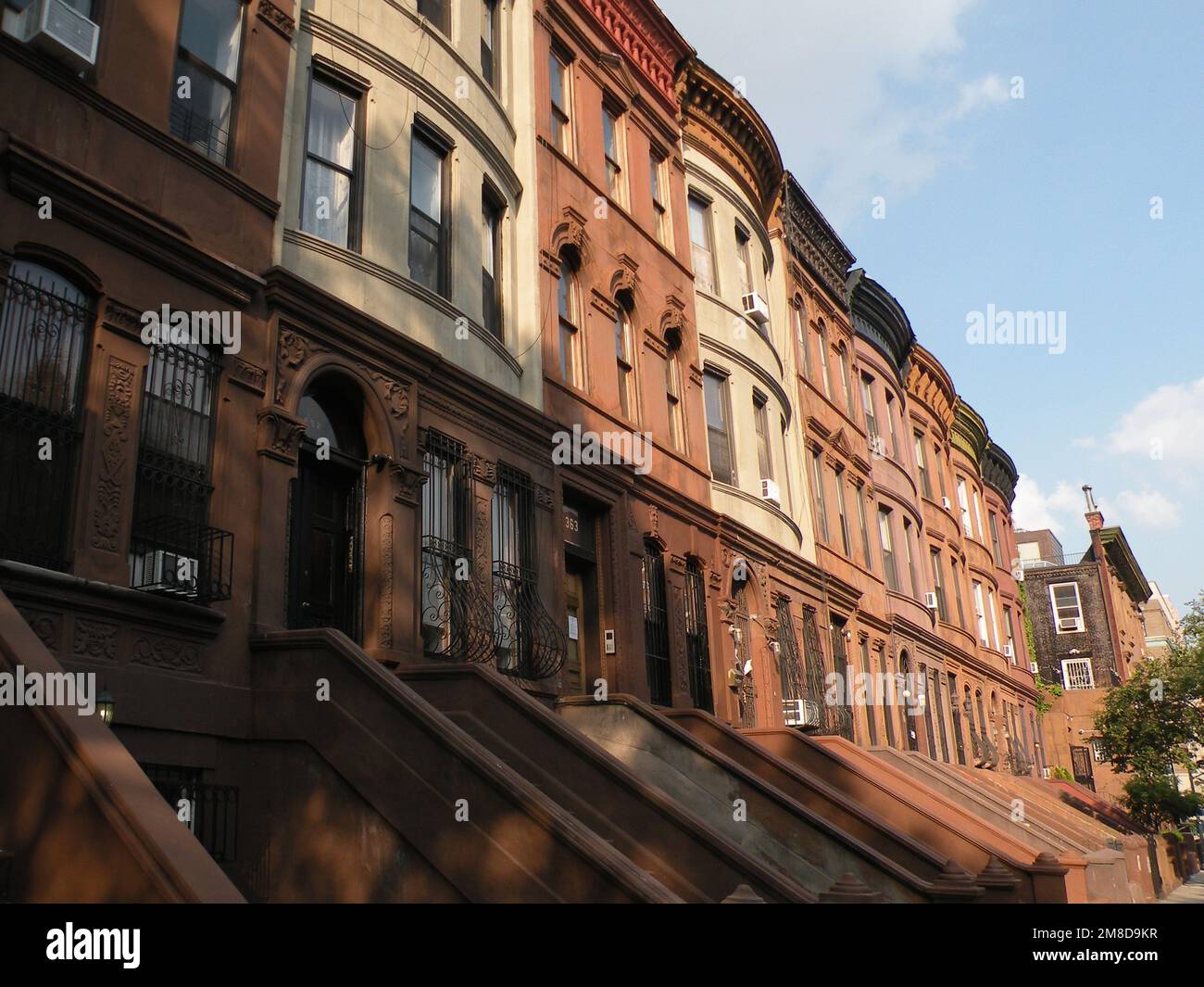 Harlem new york city shopping hi-res stock photography and images - Alamy