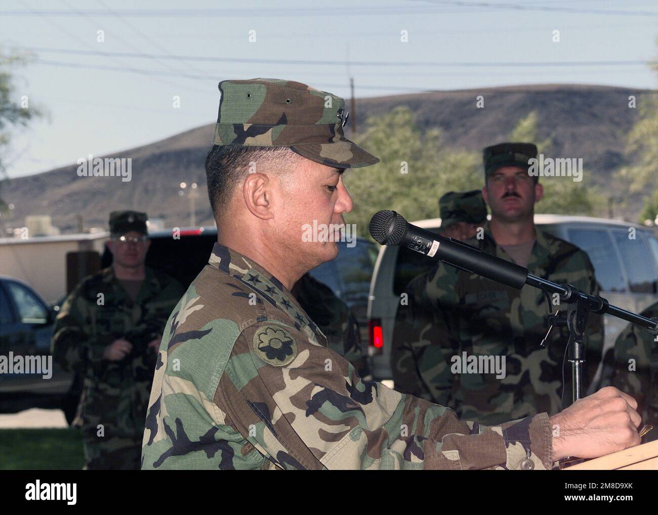 Army CHIEF of STAFF, General Erick K. Shinseki, conducts mass re ...