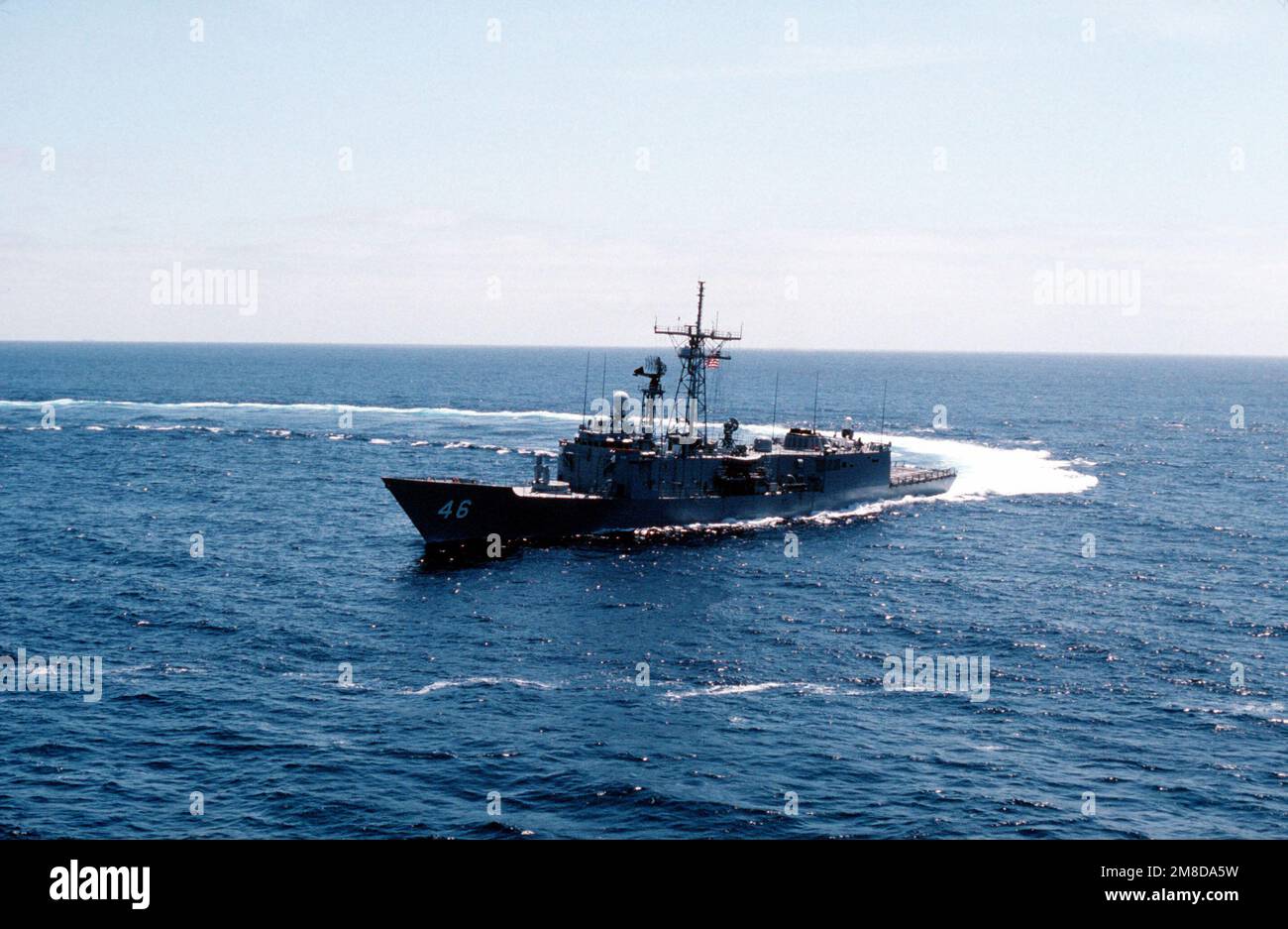 A port bow view of the guided missile frigate USS RENTZ (FFG-46 ...