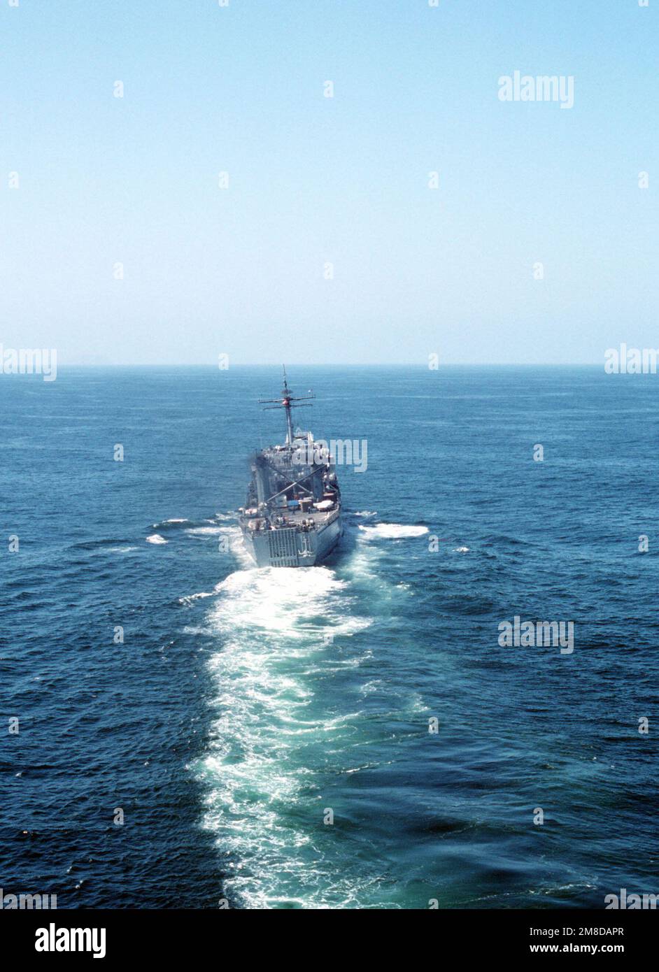 A stern view of the tank landing ship USS SCHENECTADY (LST-1185 ...
