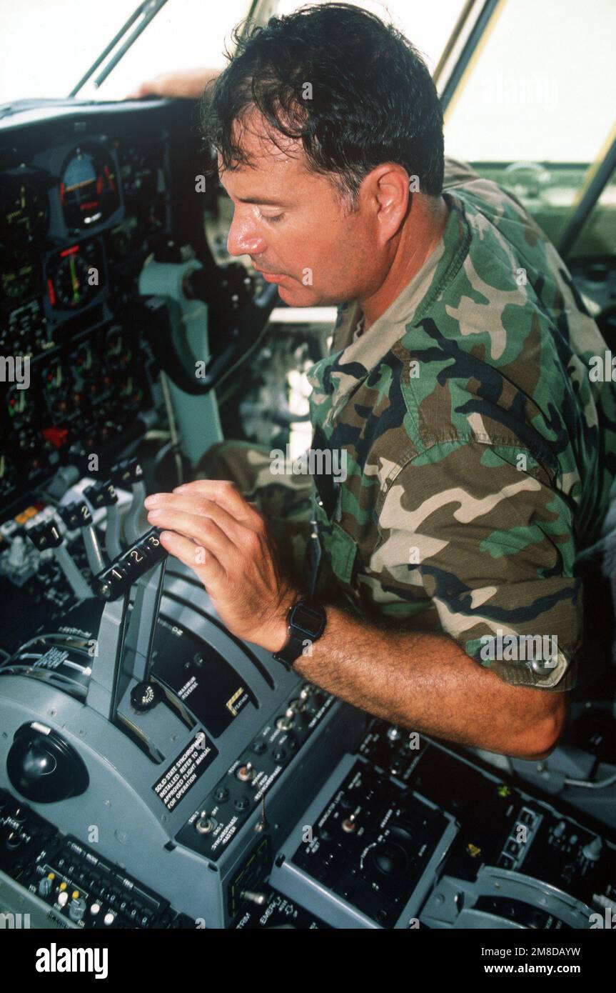 MASTER Sergeant Anthony Moyer, an AIRLIFT RODEO '90 maintenance umpire ...