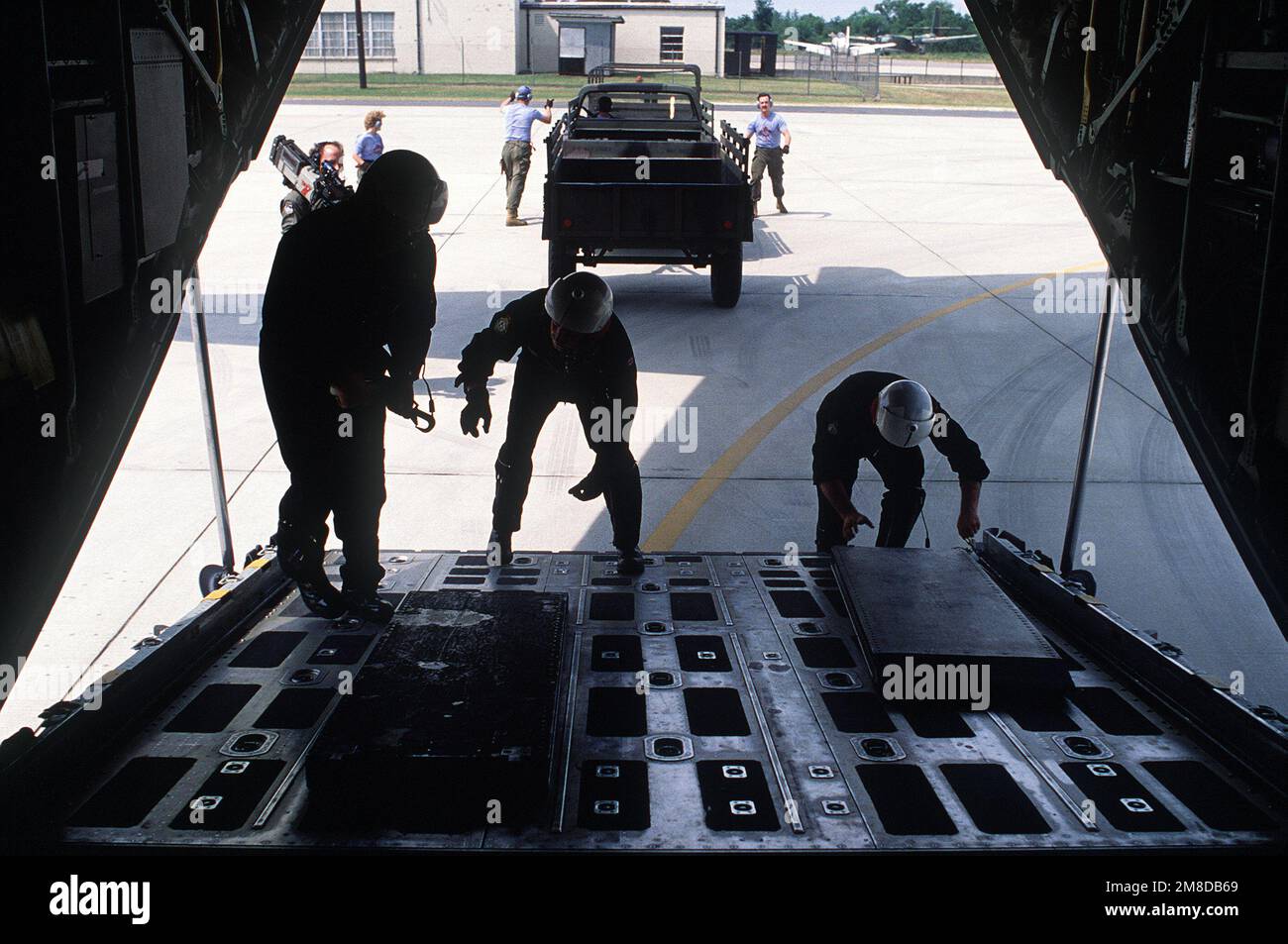 canadian military c 130 aircraft hi-res stock photography and images ...
