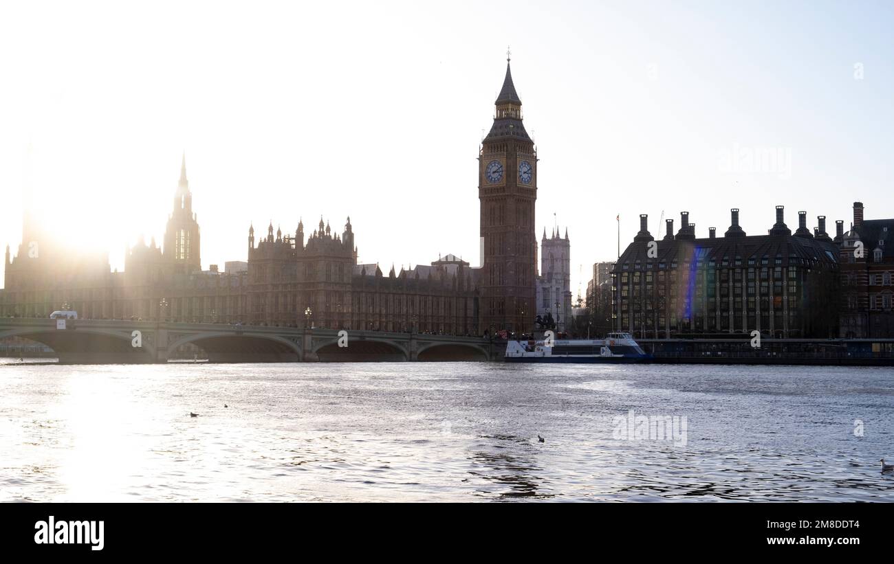 Big Ben and the Houses of Parliament viewd from across the Thames with ...