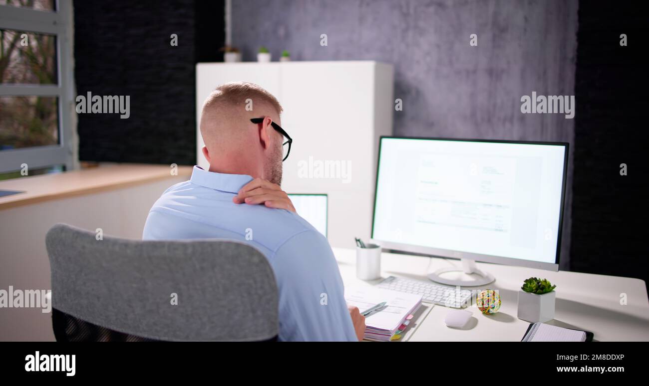 Shoulder pain and computer hi-res stock photography and images - Alamy