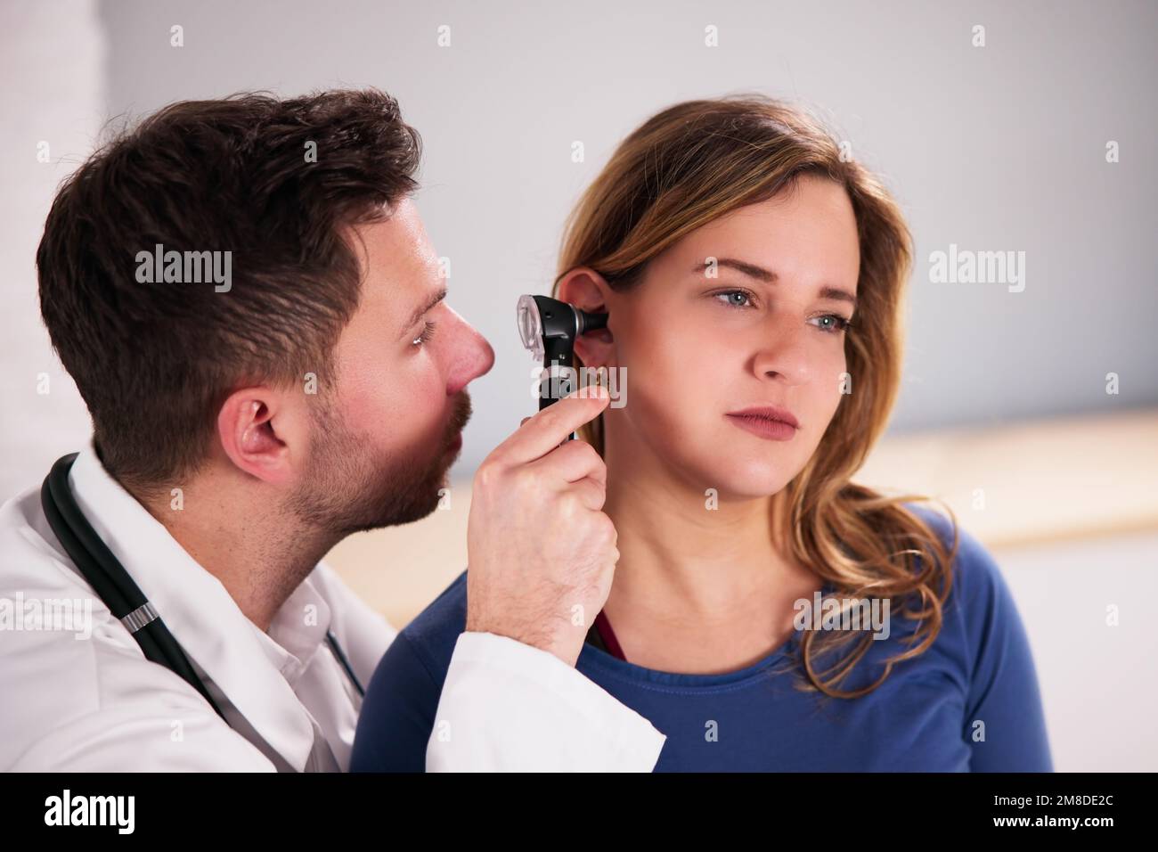 Otoscope doctor hi-res stock photography and images - Alamy