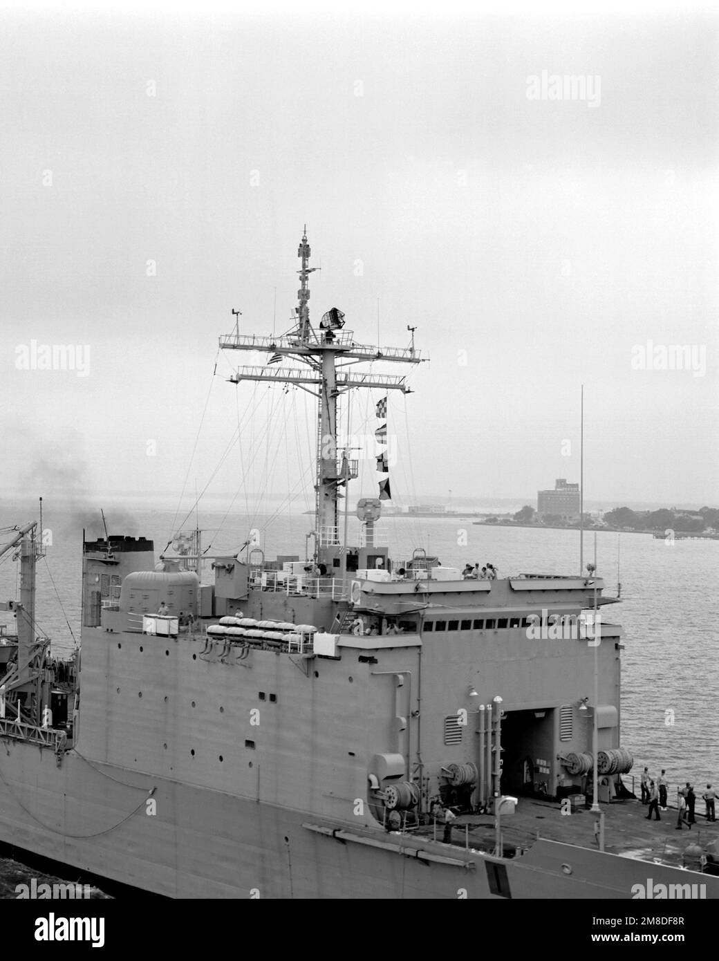 A starboard amidships view of the tank landing ship USS BOULDER (LST ...