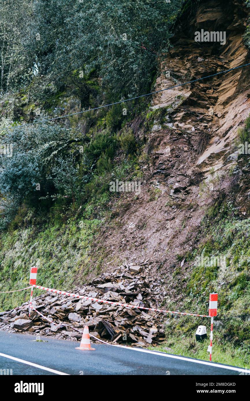 Highway Rock Collapse due to rockslide Stock Photo - Alamy