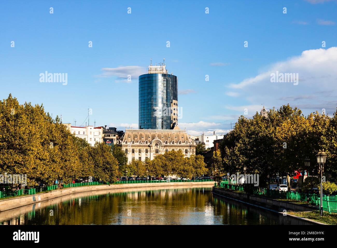 The city of Bucharest, architecture and old buildings in Bucharest ...