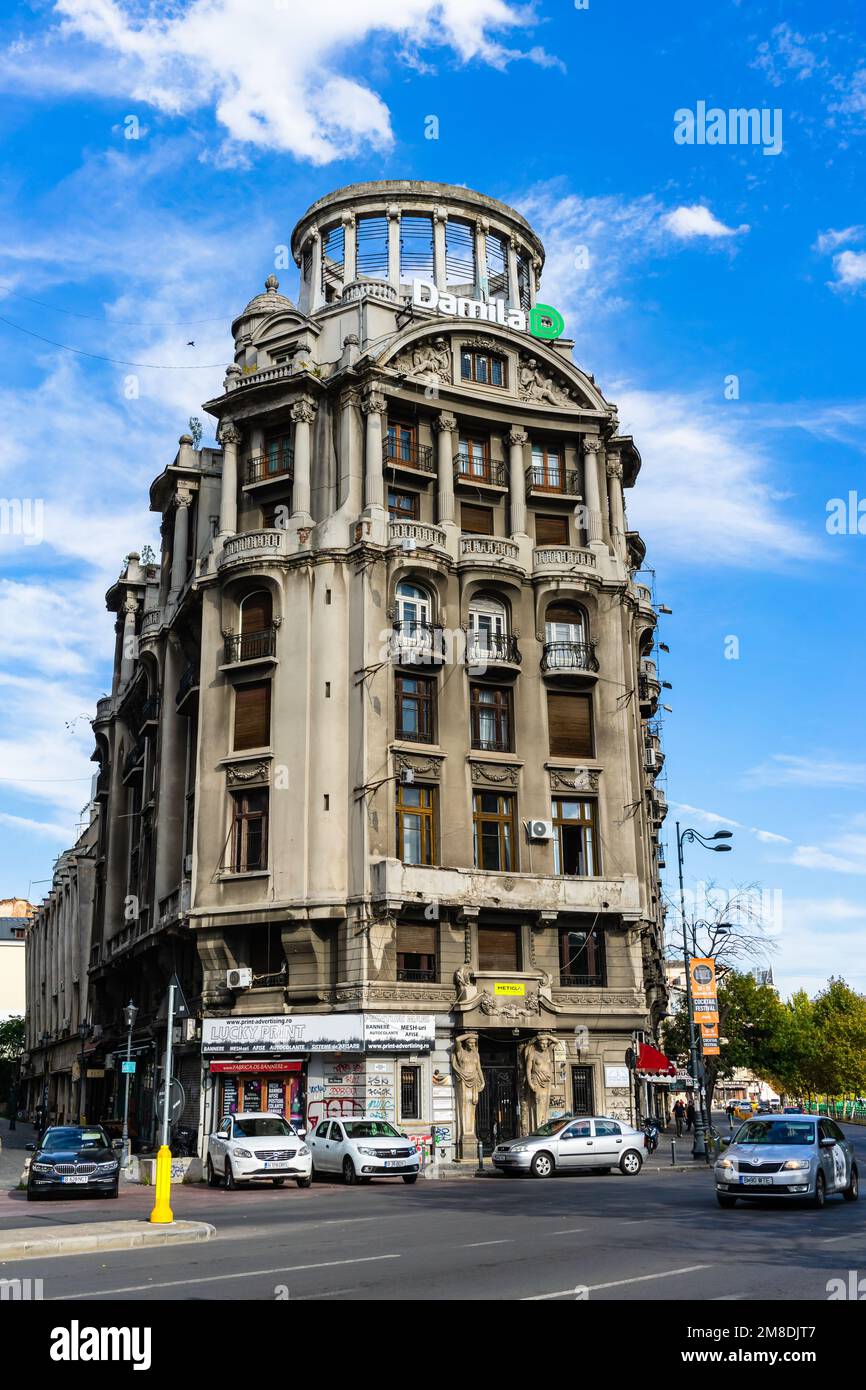 The city of Bucharest, architecture and old buildings in Bucharest ...