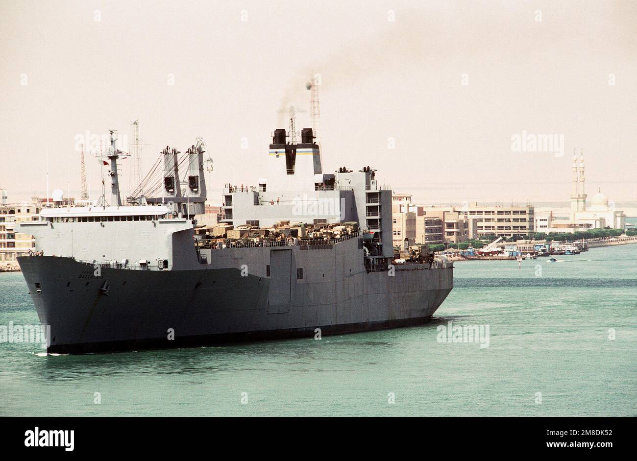 The rapid-response vehicle cargo ship USNS BELLATRIX (T-AKR-288 ...