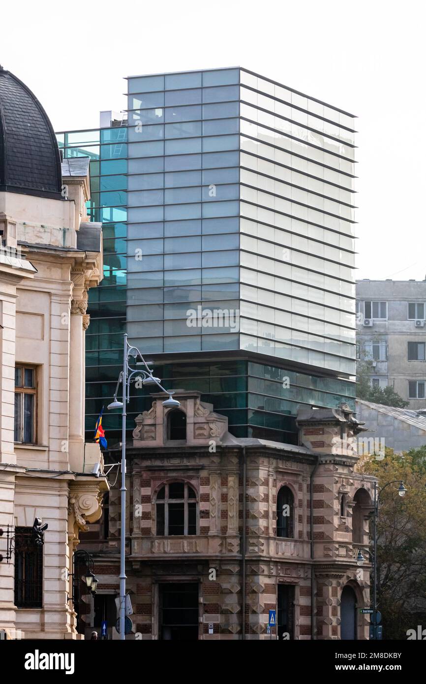 The city of Bucharest, architecture and old buildings in Bucharest ...