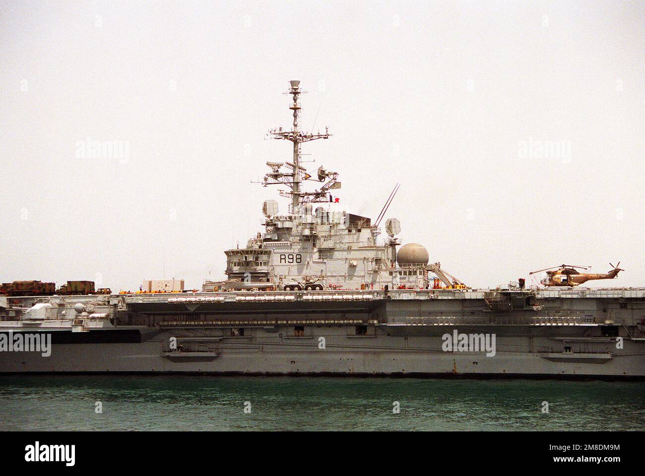 The French aircraft carrier FS CLEMENCEAU (R-98) is moored at port ...