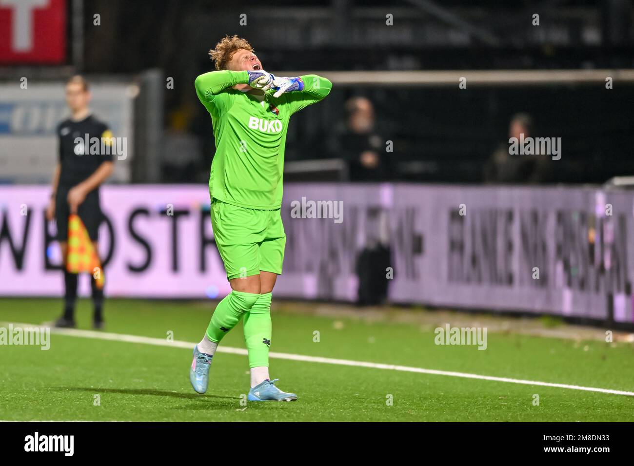 IJMUIDEN, NETHERLANDS - JANUARY 13: goalkeeper Ronald Koeman Jr. of ...