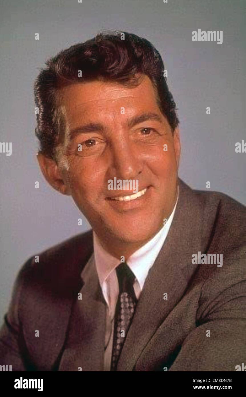DEAN MARTIN (1917-1995) American singer and film actor about 1960 Stock ...