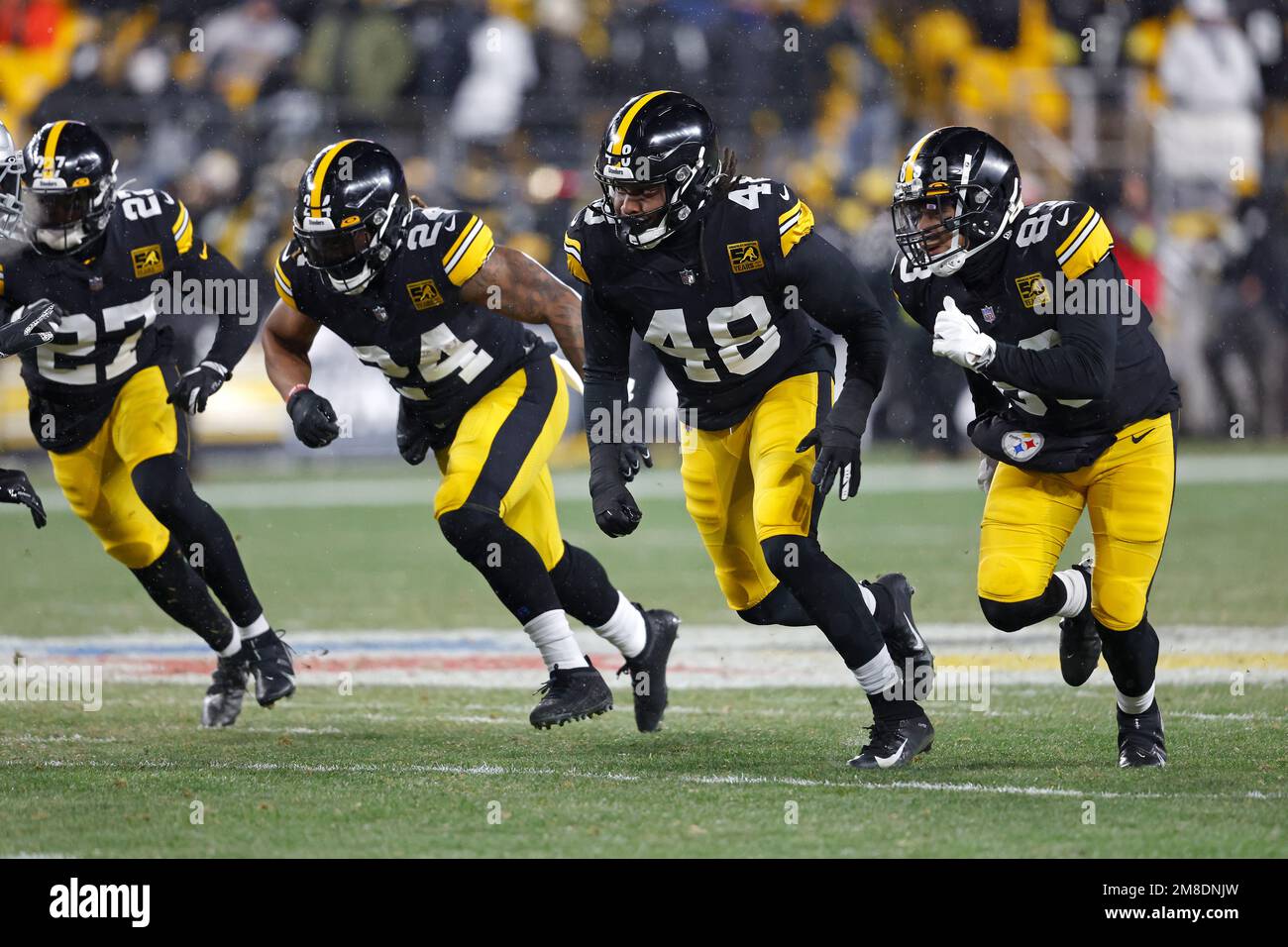 Pittsburgh Steelers running back Benny Snell Jr. (24) linebacker Jamir ...