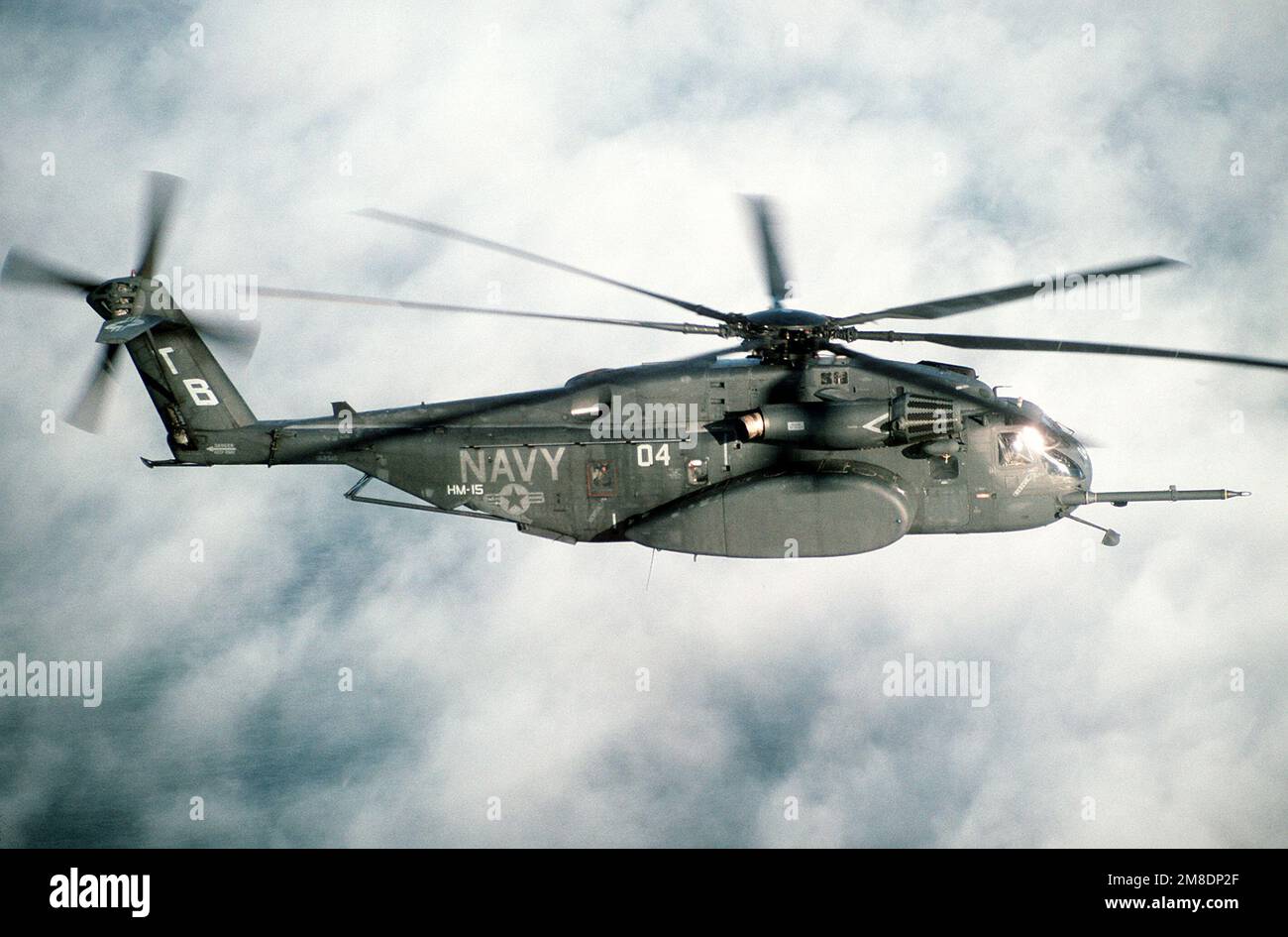 A Helicopter Mine Countermeasures Squadron 15 (HM-15) MH-53E Sea Dragon ...