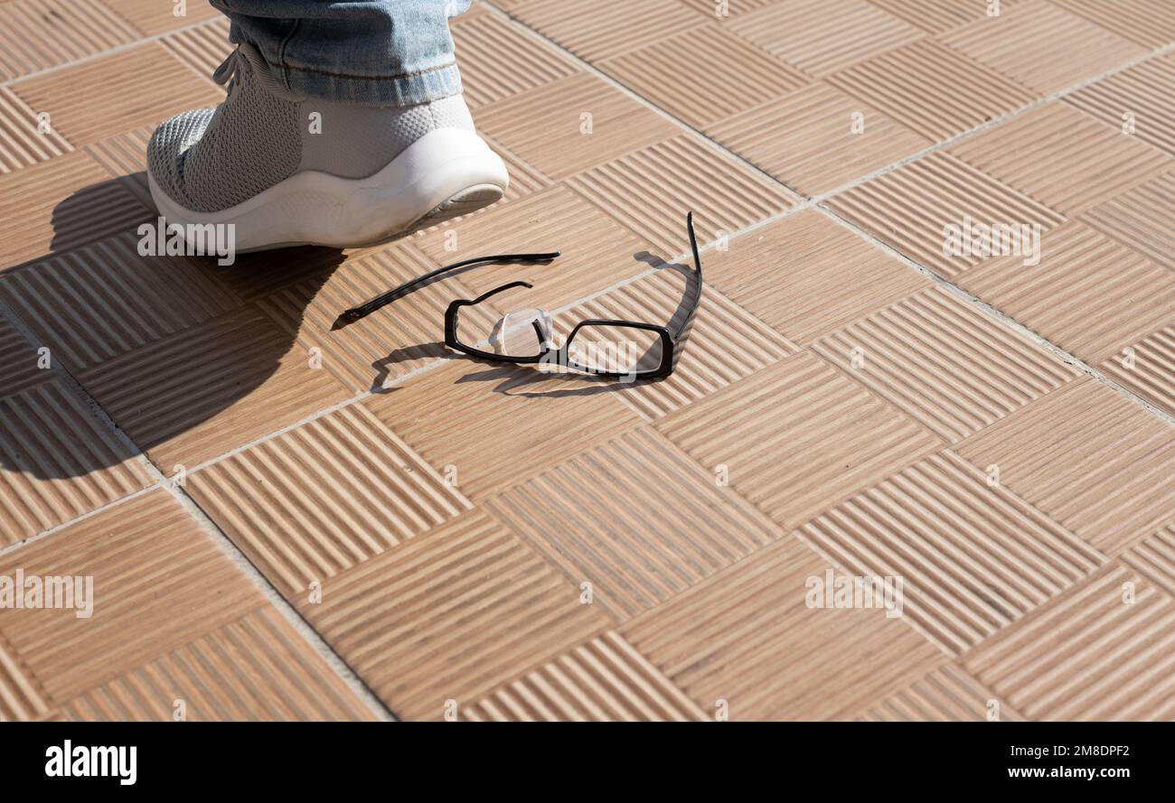 Foot glass smash hi-res stock photography and images - Alamy