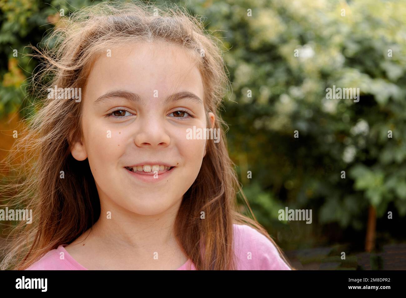 Caucasian girl laughing showing teeth hi-res stock photography and ...