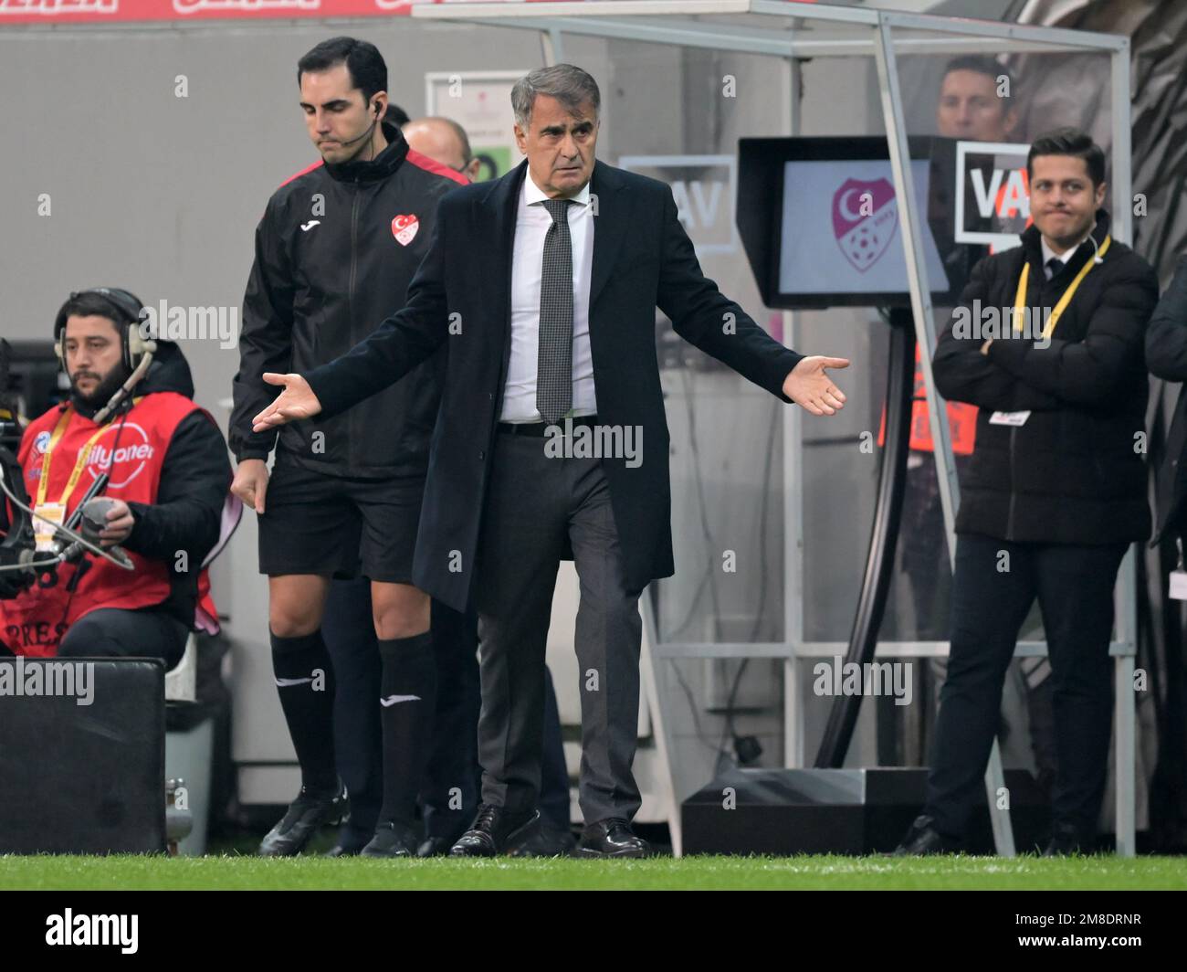 ISTANBUL - Besiktas JK trainer coach Senol Gunes during the Turkish ...