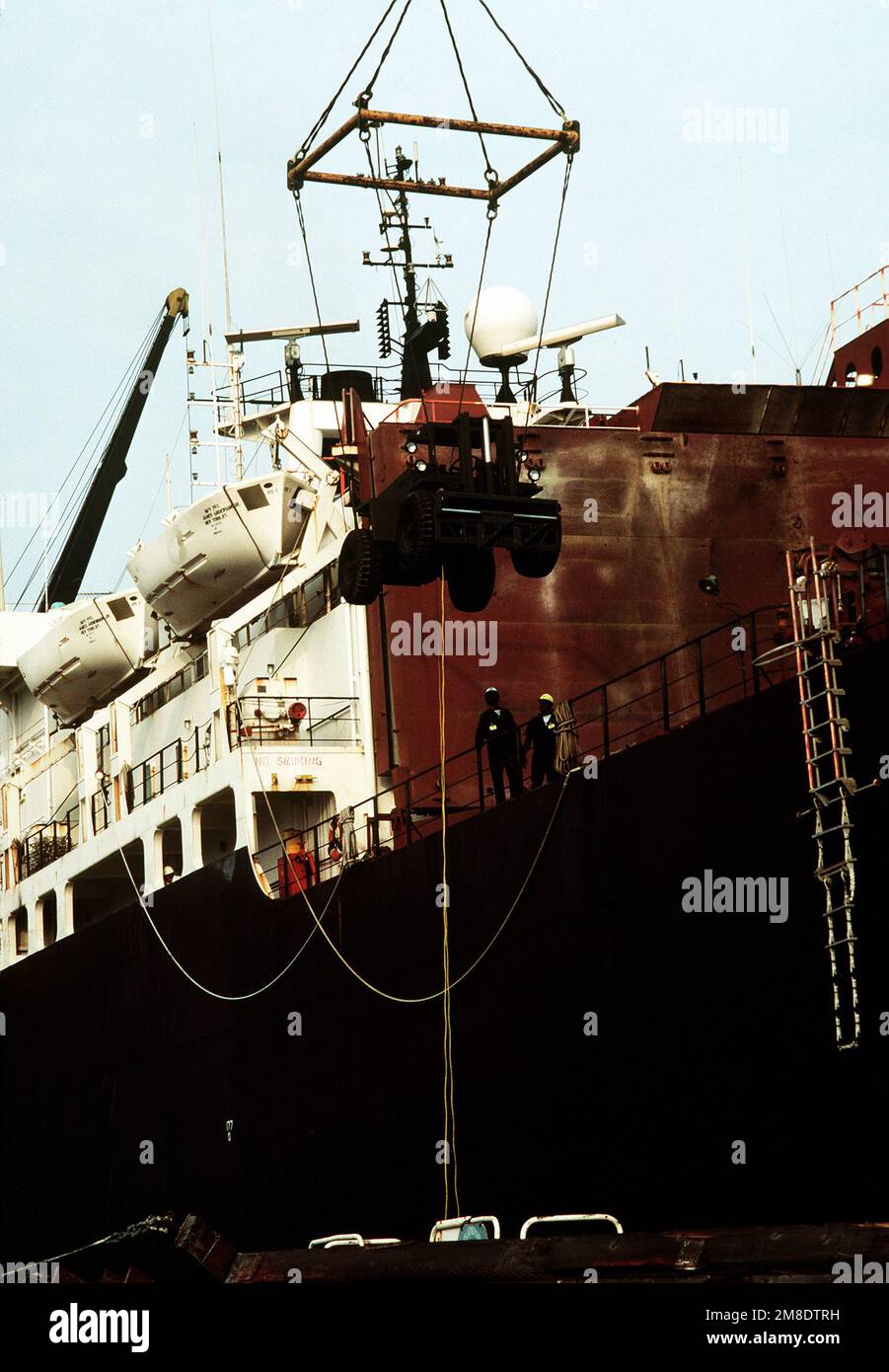 4k forklift hi-res stock photography and images - Alamy