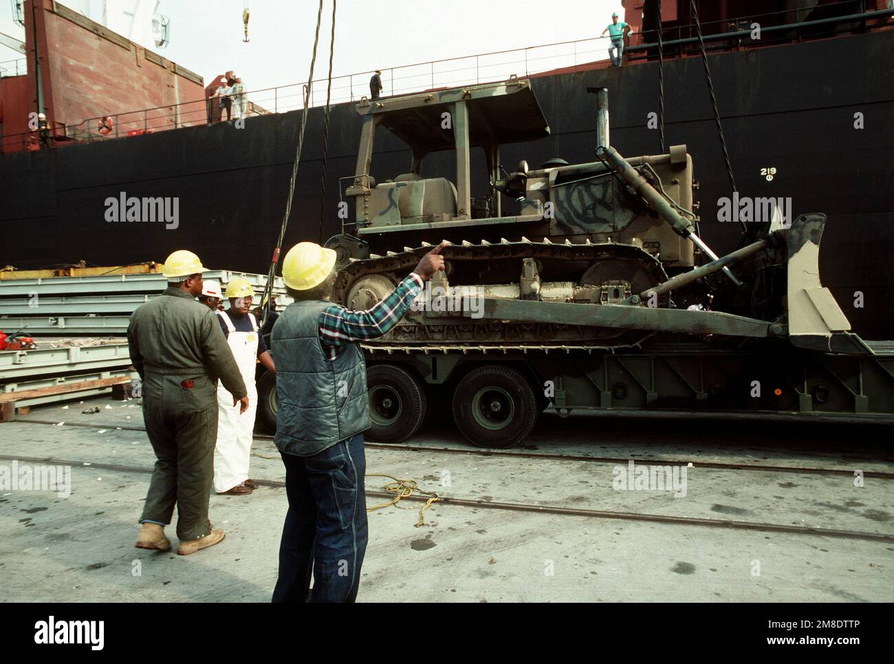 Lifting aboard ship hi-res stock photography and images - Alamy