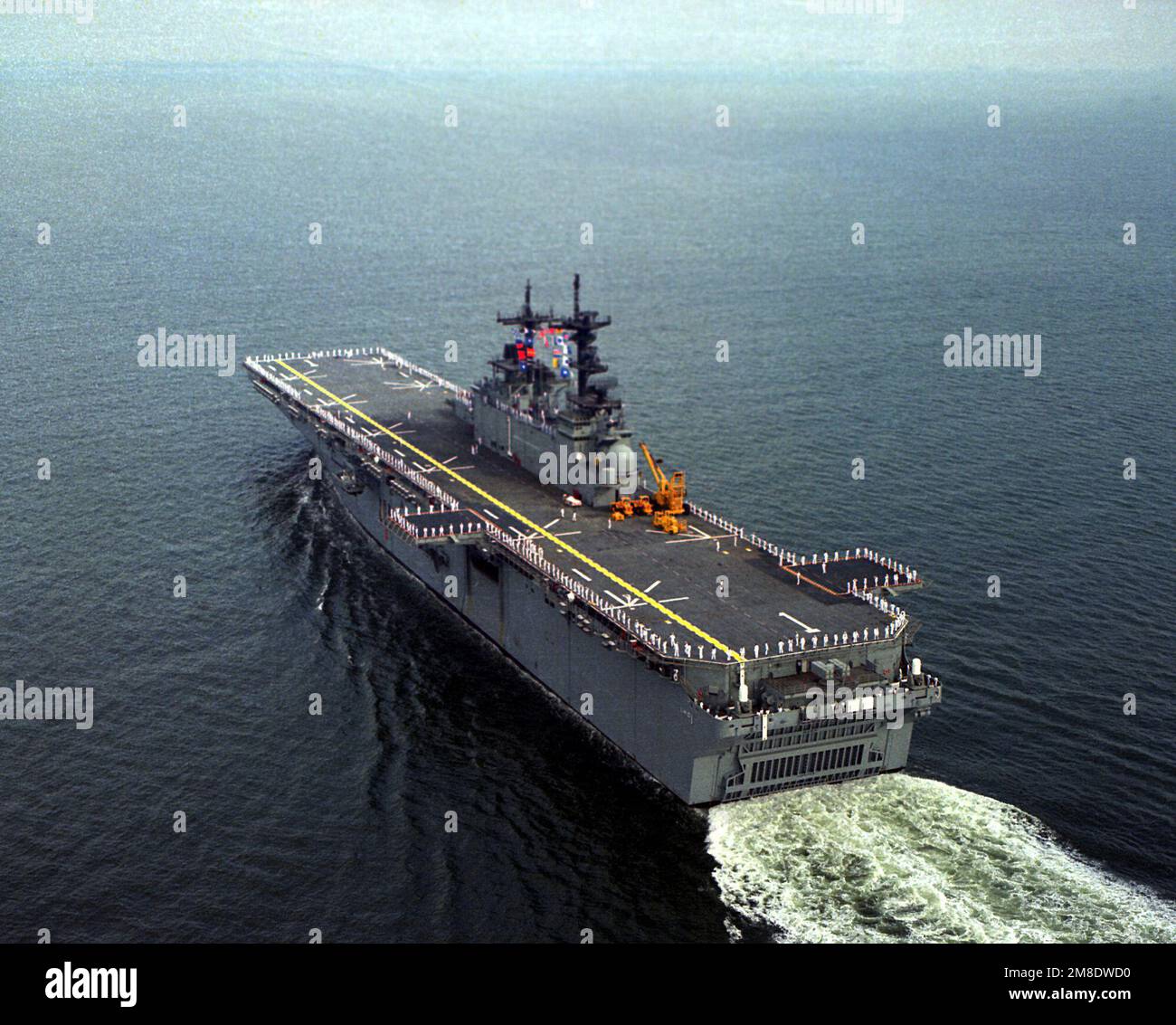 A port quarter view of the amphibious assault ship USS WASP (LHD-1 ...