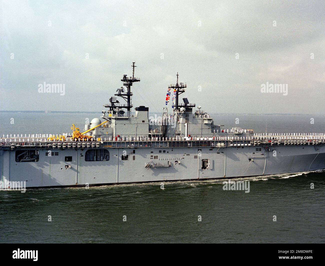 A starboard amidships view of the amphibious assault ship USS WASP (LHD ...