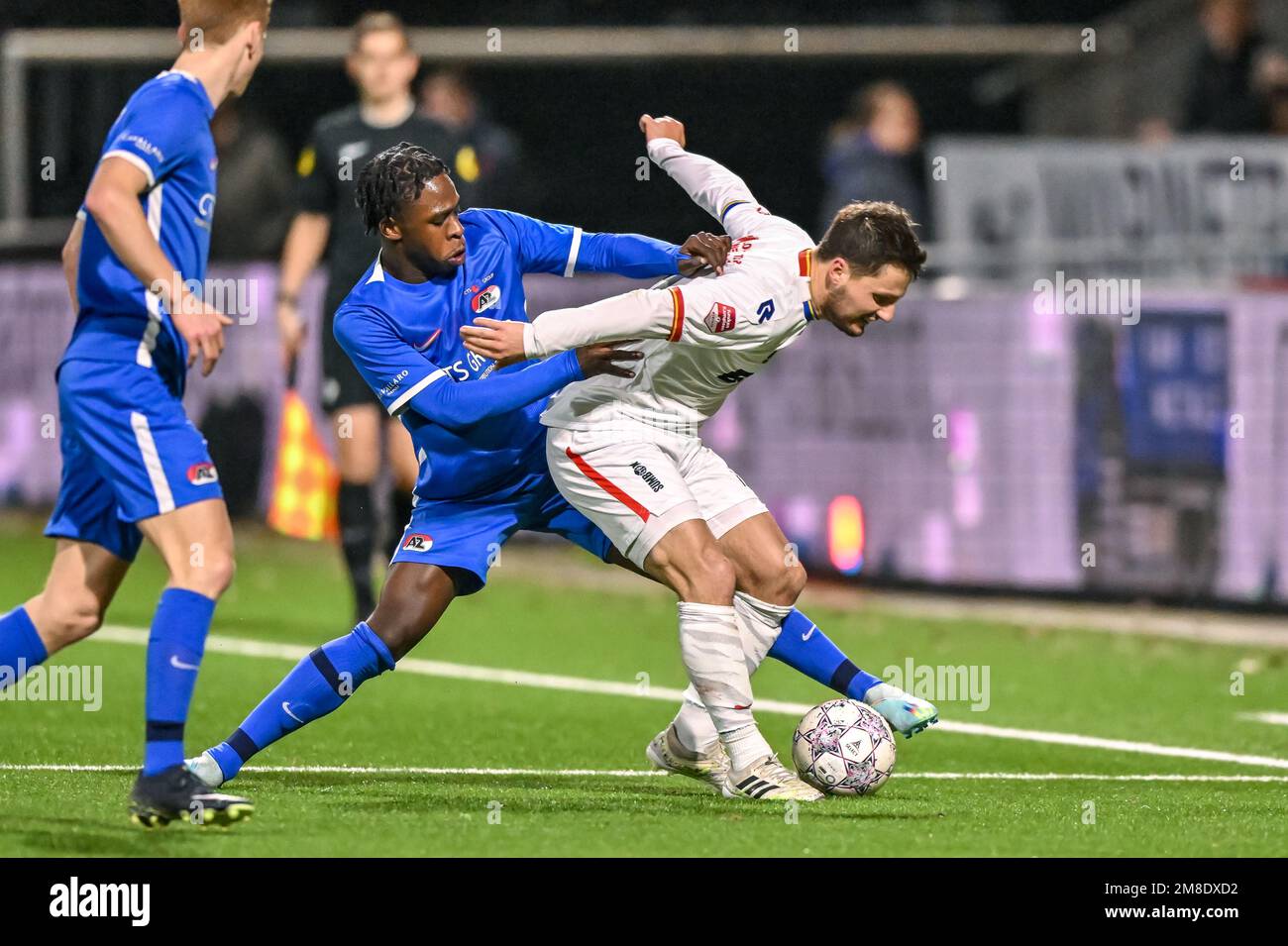 IJMUIDEN, NETHERLANDS - JANUARY 13: Jayden Addai of Jong AZ battles for ...