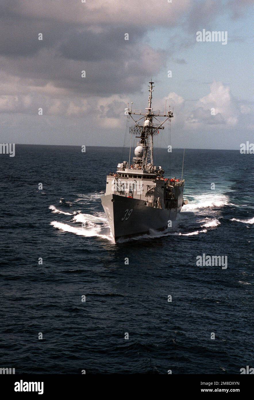 A port bow view of the guided missile frigate USS DOYLE (FFG-39 ...