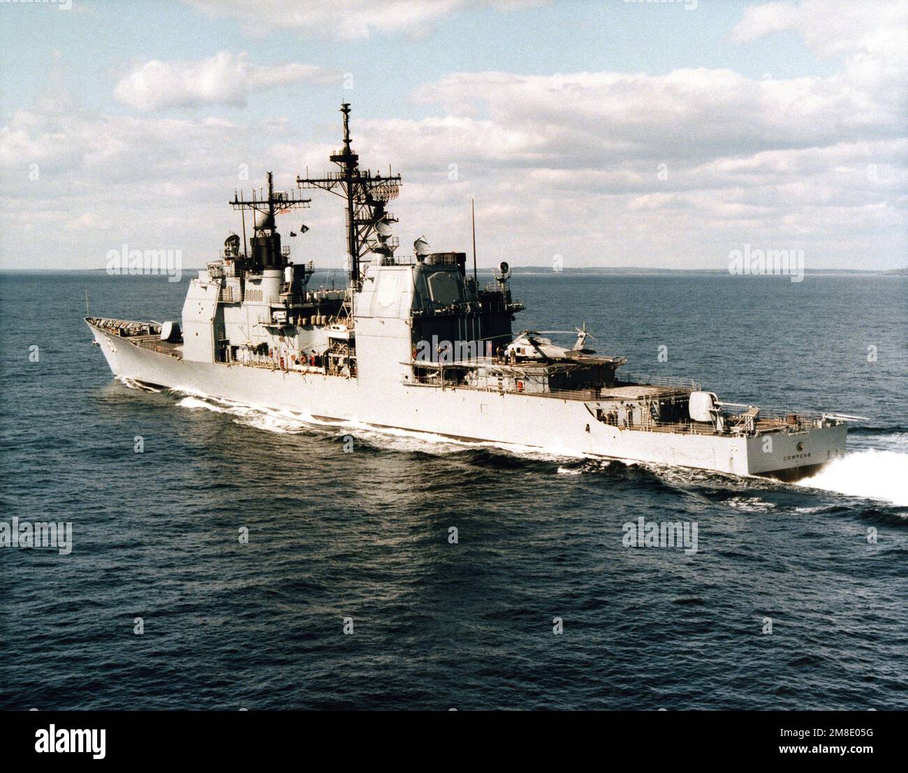 A port quarter view of the guided missile cruiser USS COWPENS (CG 63 ...