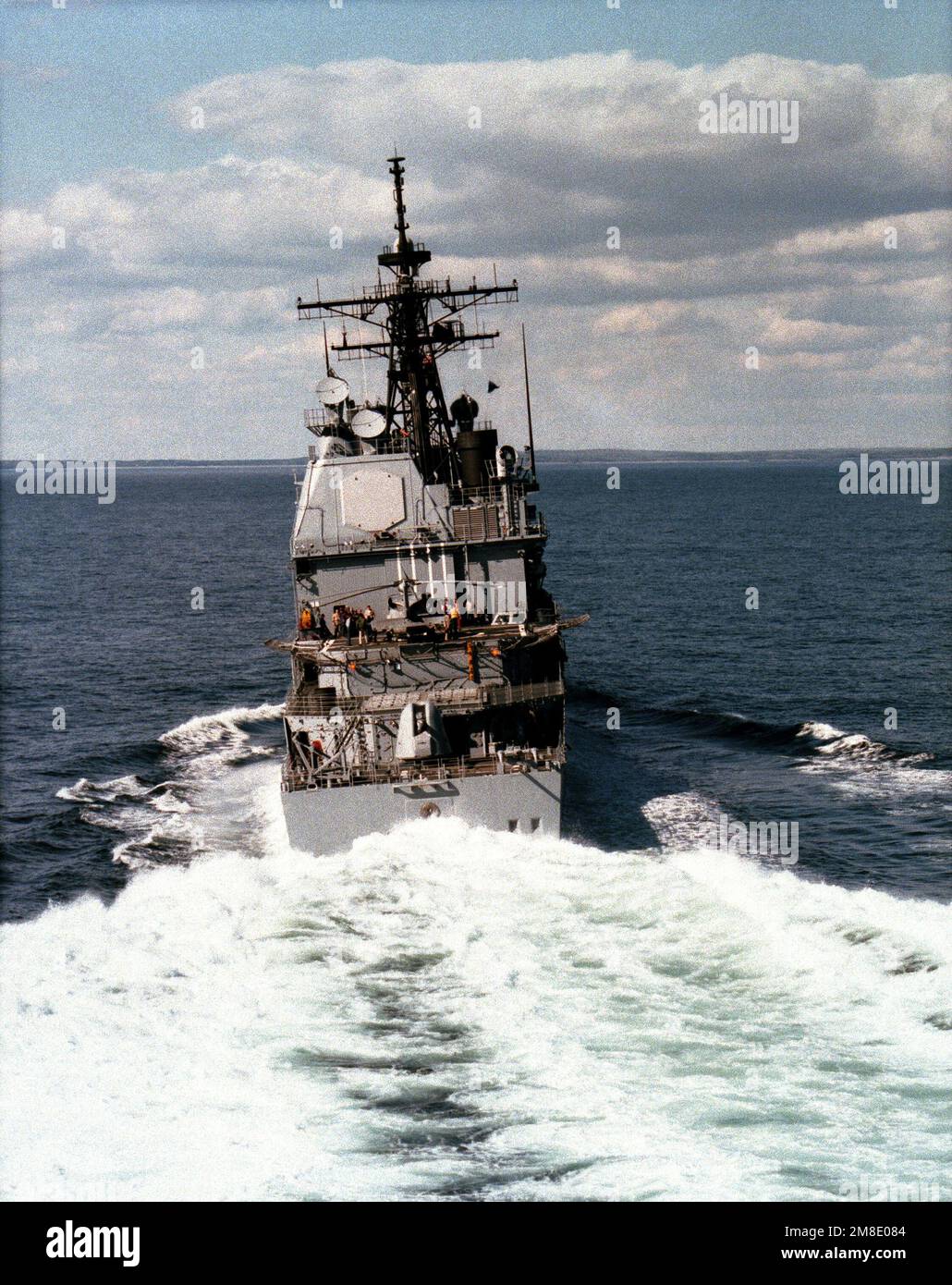A stern view of the guided missile cruiser USS COWPENS (CG 63) underway ...
