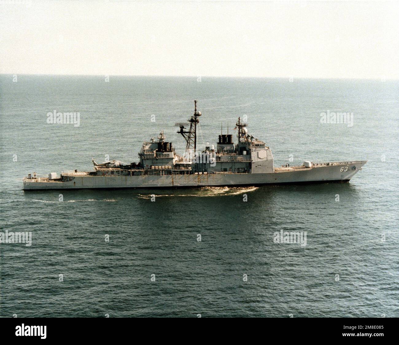 A starboard beam view of the guided missile cruiser USS COWPENS (CG 63 ...