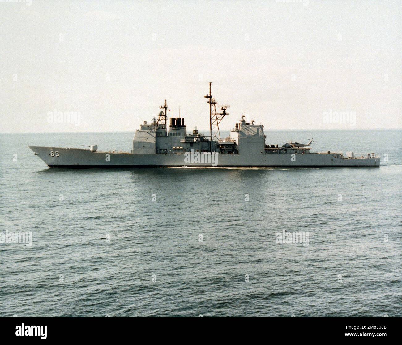 A port beam view of the guided missile cruiser USS COWPENS (CG 63 ...