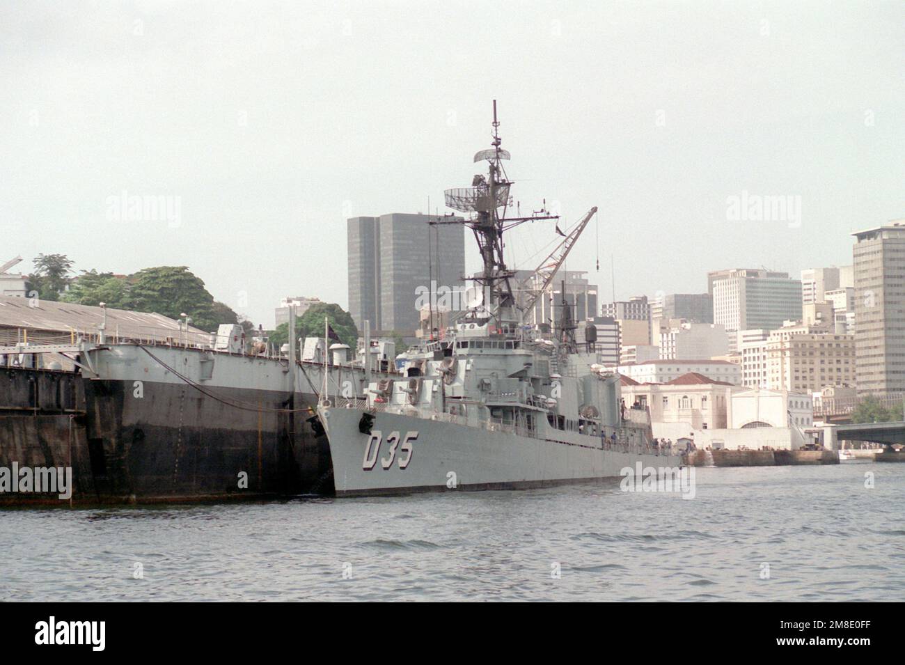 A port bow view of the Brazilian Fram II class destroyer SERGIPE (D-35 ...