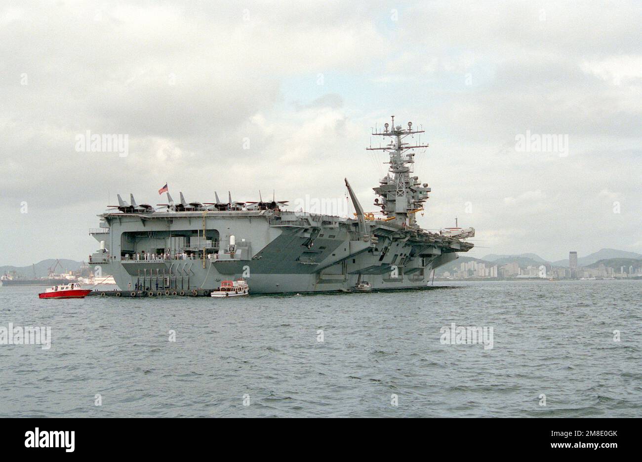 Uss abraham lincolns cvn 72 hi-res stock photography and images - Alamy