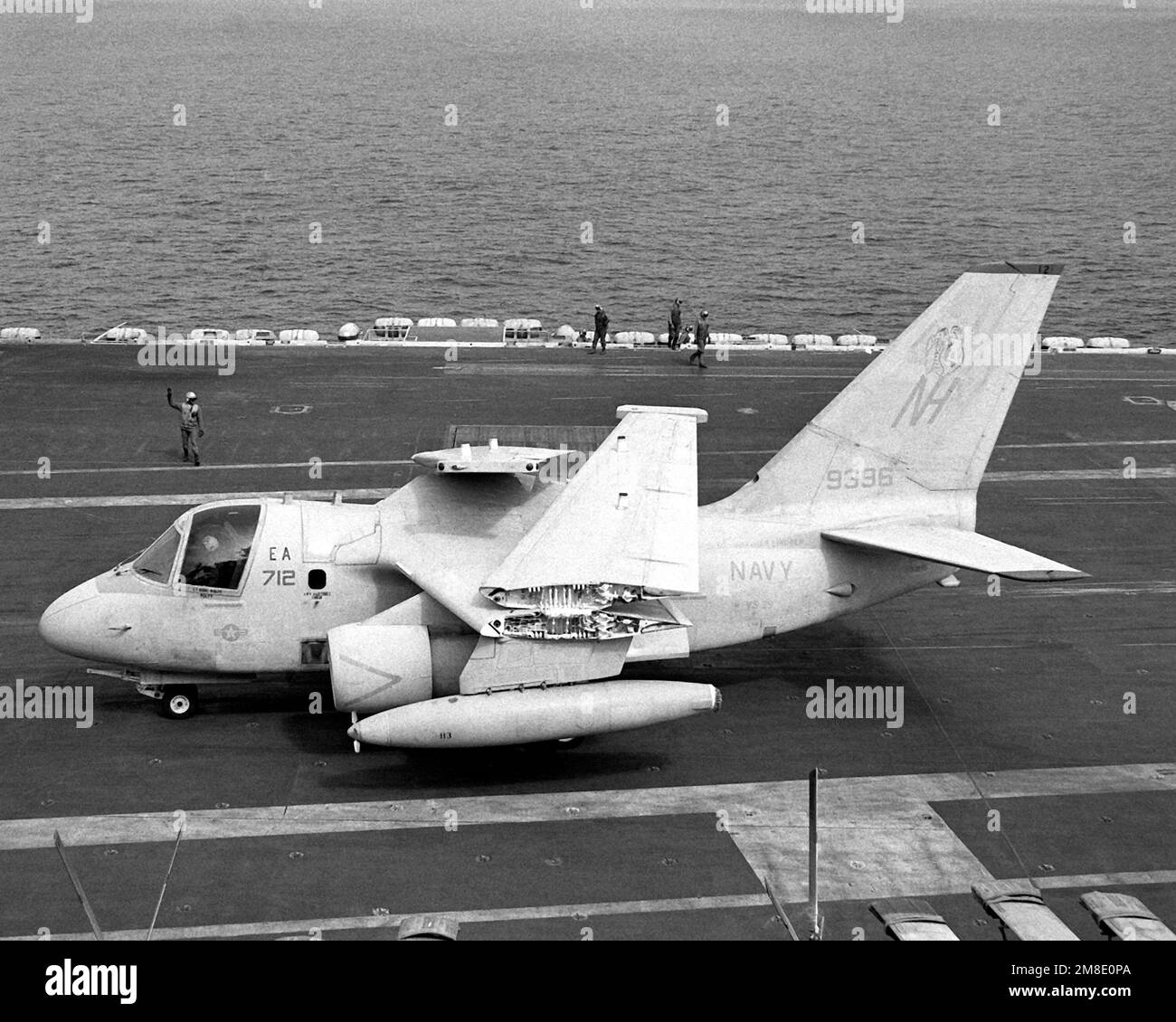 An Air Anti-submarine Squadron 29 (VS-29) S-3A Viking aircraft taxis on ...