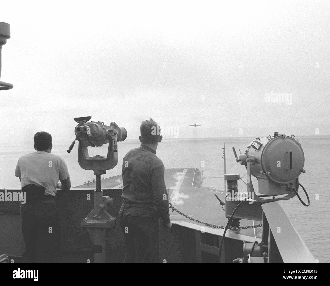 Aircraft carrier cvn 72 Black and White Stock Photos & Images - Alamy