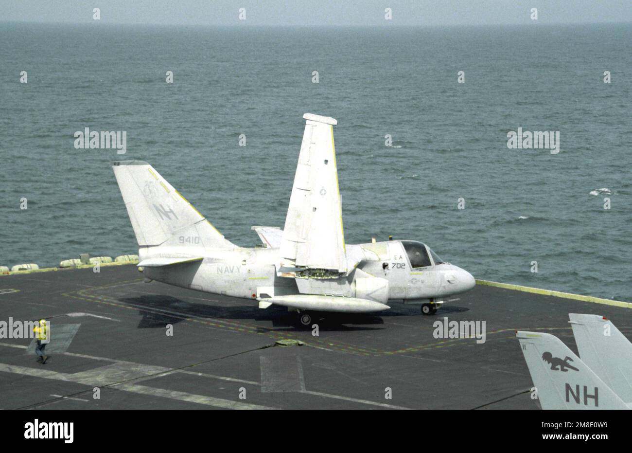 An Air Anti-submarine Squadron 29 (VS-29) S-3A Viking aircraft lowers ...