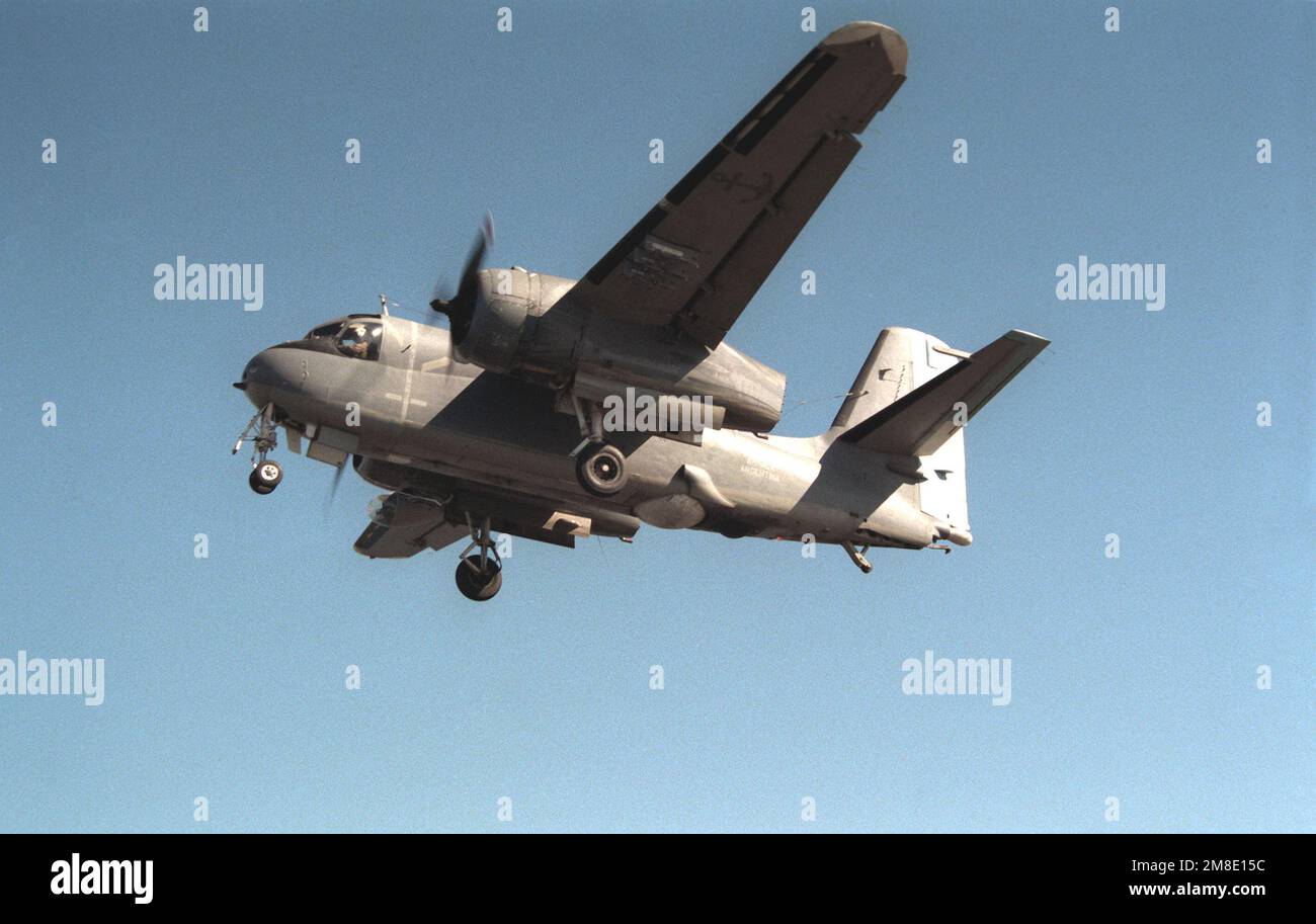 An S-2 Tracker aircraft of the Aregentine navy passes over the landing ...