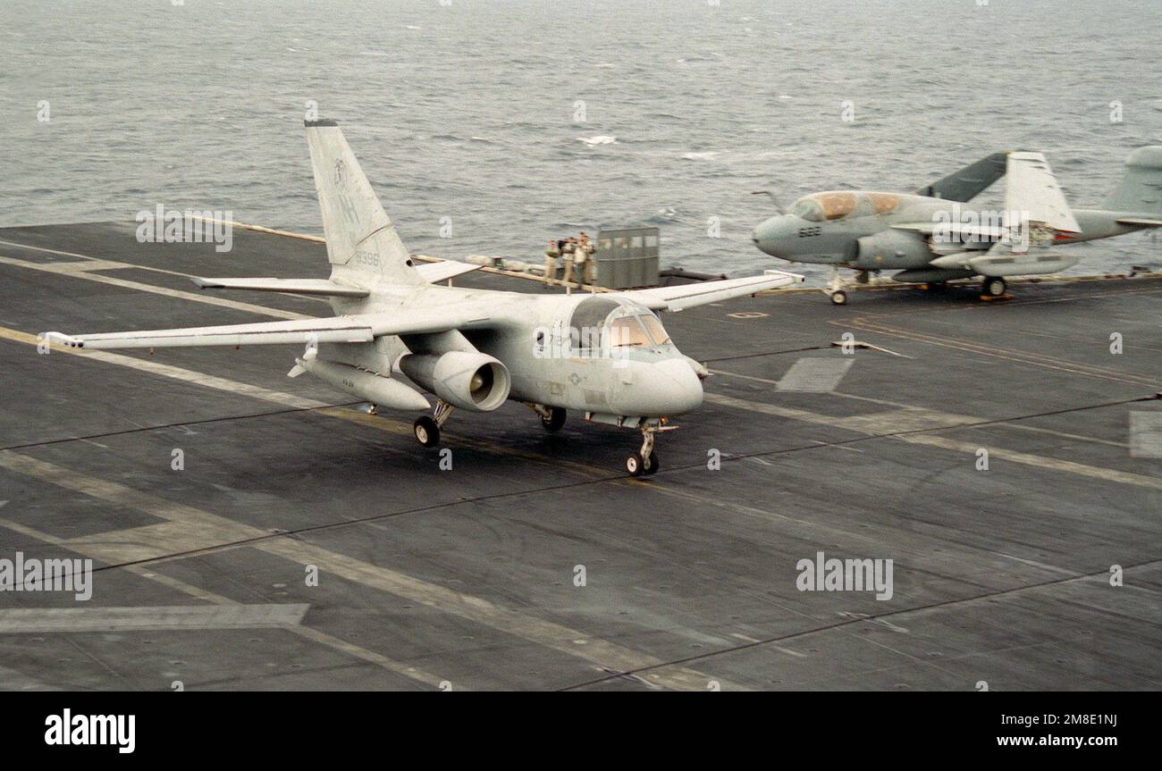 An Air Anti-submarine Squadron 29 (VS-29) S-3A Viking aircraft lands on ...