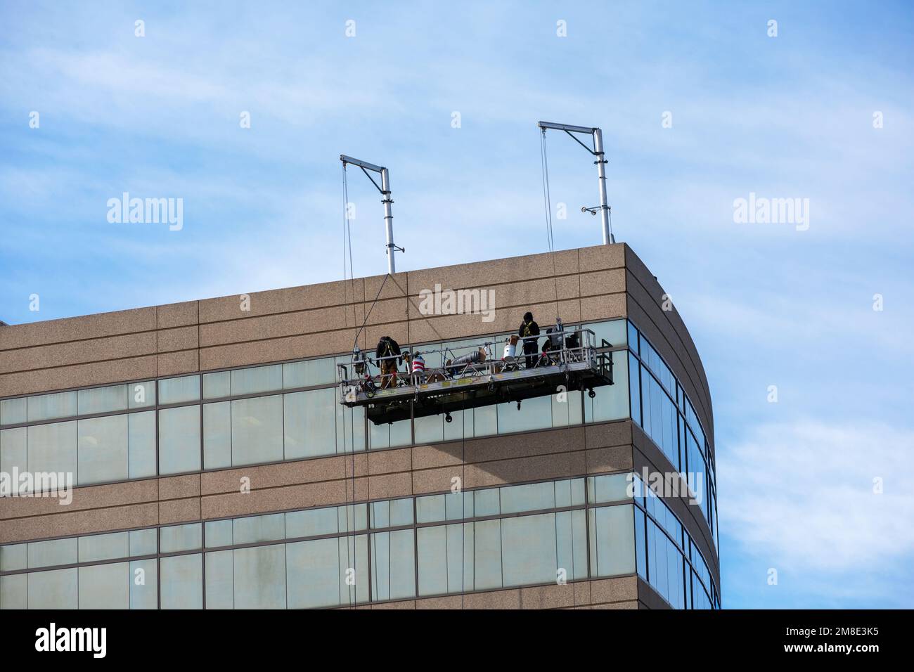 Rope access window cleaning hi-res stock photography and images - Alamy